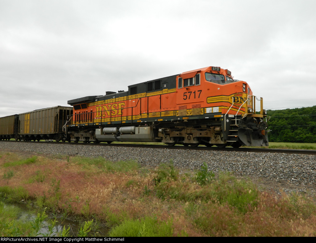 BNSF 5717 - DPU